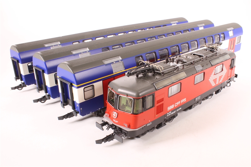 Roco 61444 SBB Passenger Train Pack - includes Class Re420 Loco & 3 x