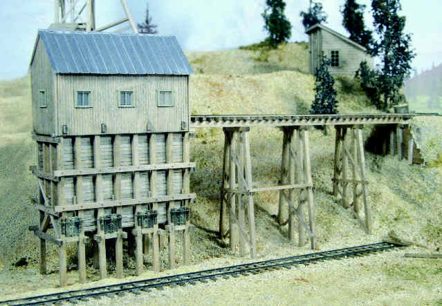 Builders in Scale 615BUI The Ore Bin with Trestle Kit - Hattons