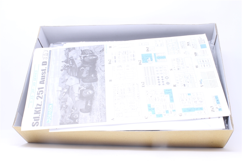 Dragon 6233DRA Sd.Kfz. 251 Ausf. D (3 in 1) - Hattons