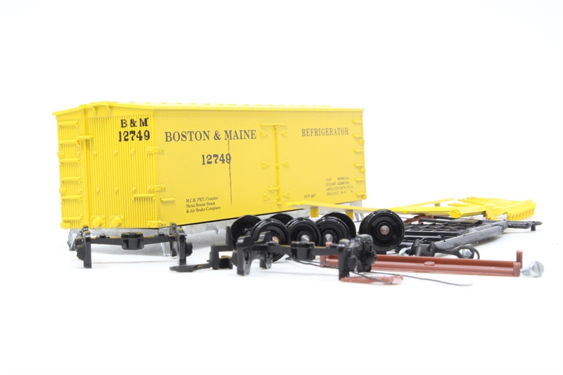 Roundhouse Products 6312ROU 36' Refrigerated boxcar 'Boston & Maine'