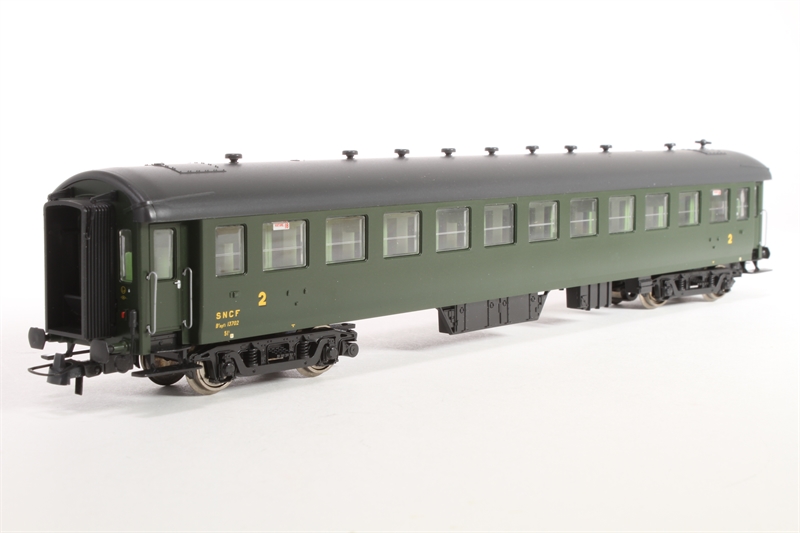 Roco 64591 2nd Class Passenger coach of the SNCF, Era 3 - Hattons