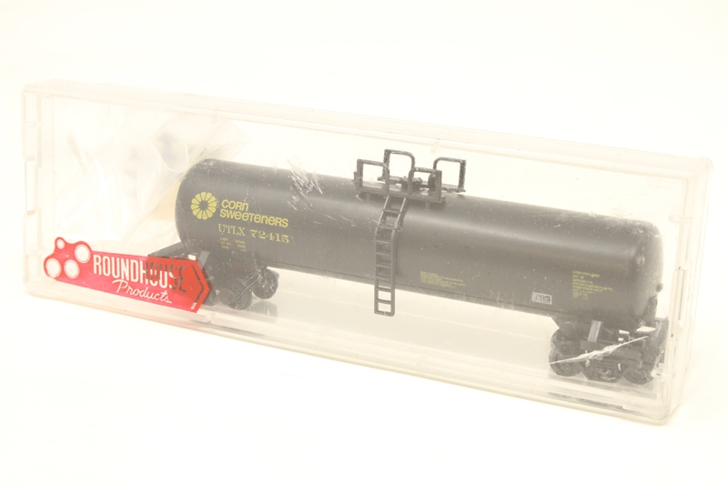 Micro-Trains 65060-72415 39' riveted single dome tank car - Hattons