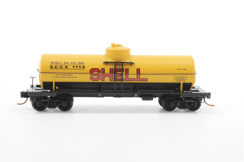 Micro-Trains 65090-1114 39' single dome tank car of the Shell Oil Company