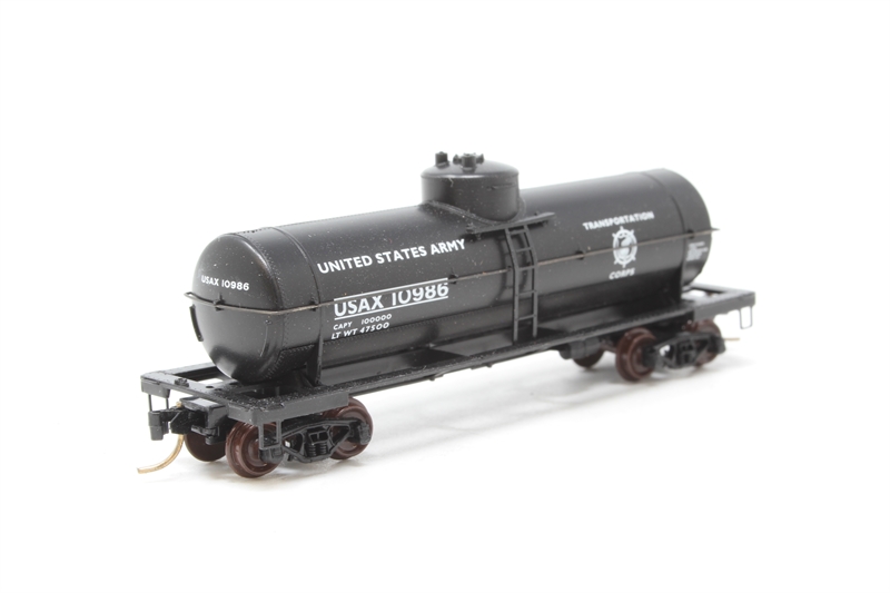 Micro-Trains 65370-10986 39' riveted single dome tank car of the United