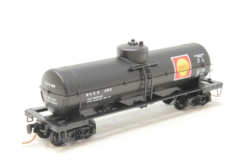 Micro-Trains 65520 39' riveted single dome tank car of - Hattons