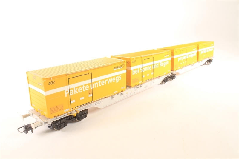 Roco 66564 Double Bogie Flat Car with AAE Containers of - Hattons