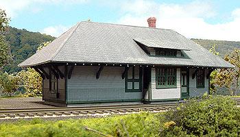 Branchline Trains 670BRT Woodard Station Laser-Art Structures kit