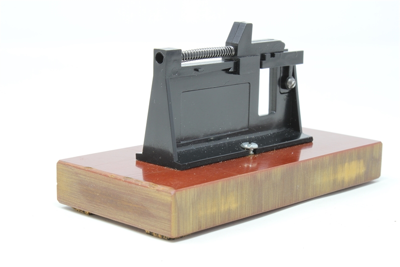 Micro-Trains 702MIC Loop shank coupler assembly tool