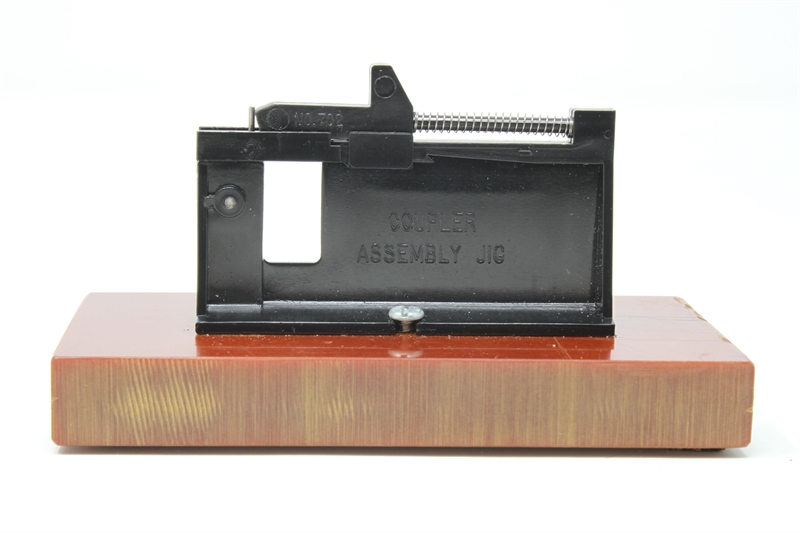 Micro-Trains 702MIC Loop shank coupler assembly tool