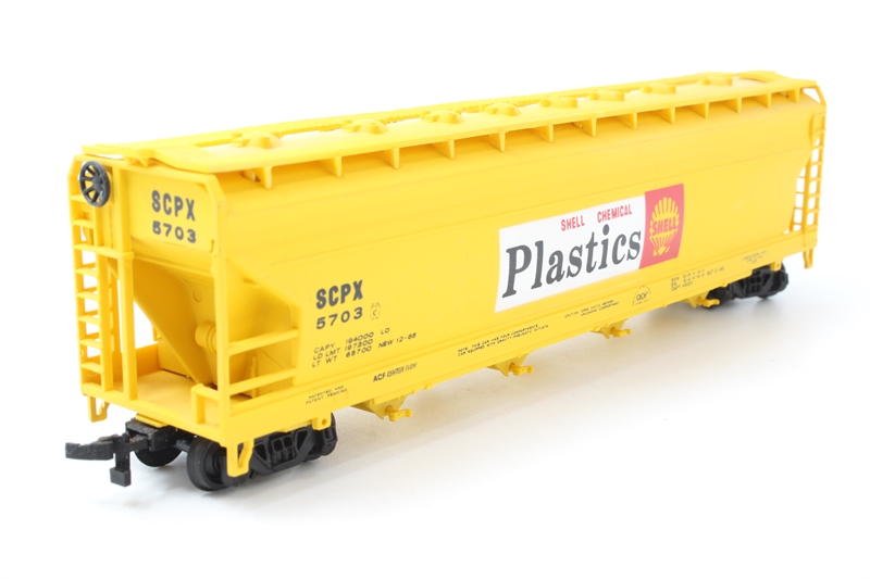 Bachmann USA 70500ShellBAC 56' Centerflow Hopper - 'Shell Plastics'