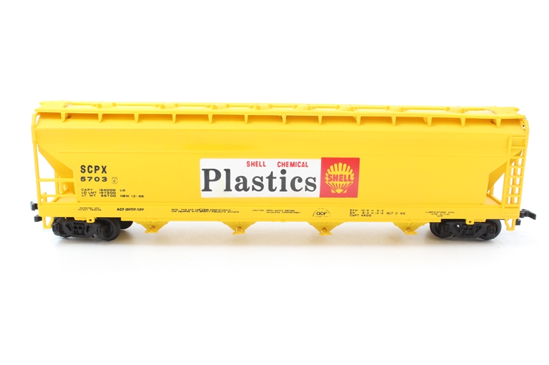 Bachmann USA 70500ShellBAC 56' Centerflow Hopper - 'Shell Plastics'