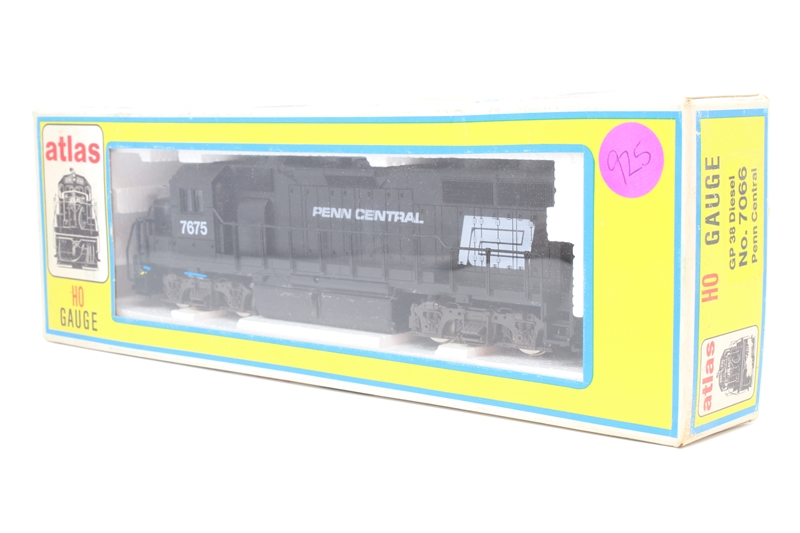 Atlas 7066ATL GP38 EMD 7675 of the Penn central