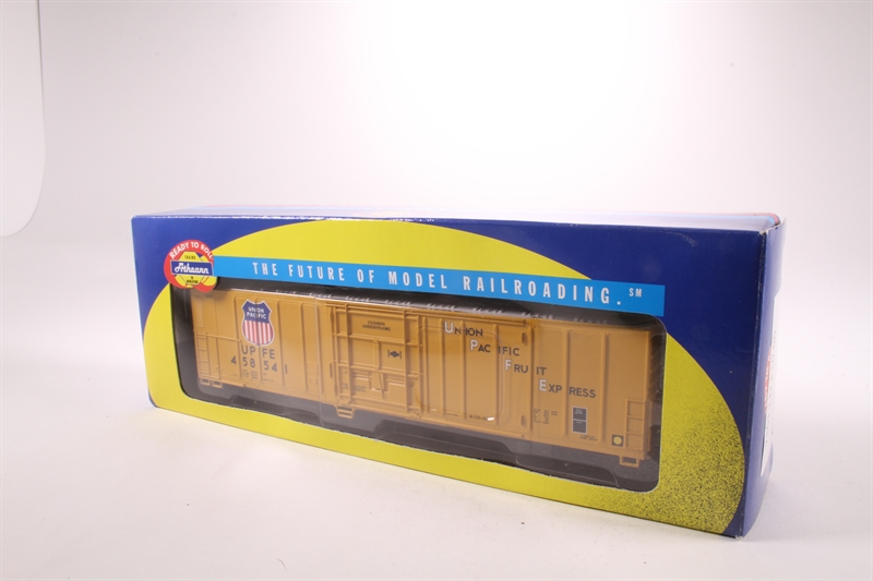 Athearn 7101ATH Mechanical Reefer in Union Pacific Livery
