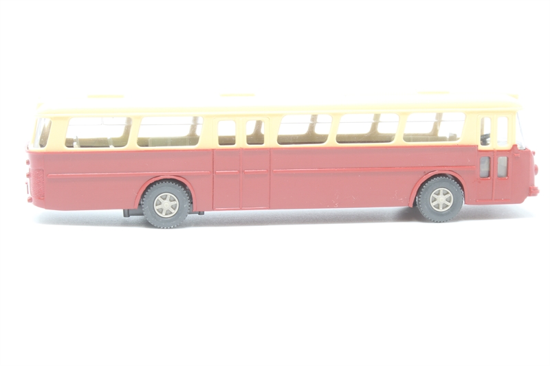 Wiking 721Wiking 1969 Senator Coach in Red & Cream