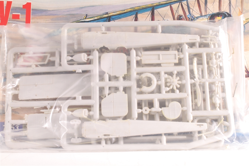 Amodel 7253AM U-1 Soviet Bi-Plane Fighter