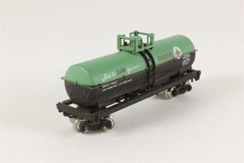 Bachmann USA 73450BAC 41' Single Dome Tank Car - 'Bakelite - Hattons