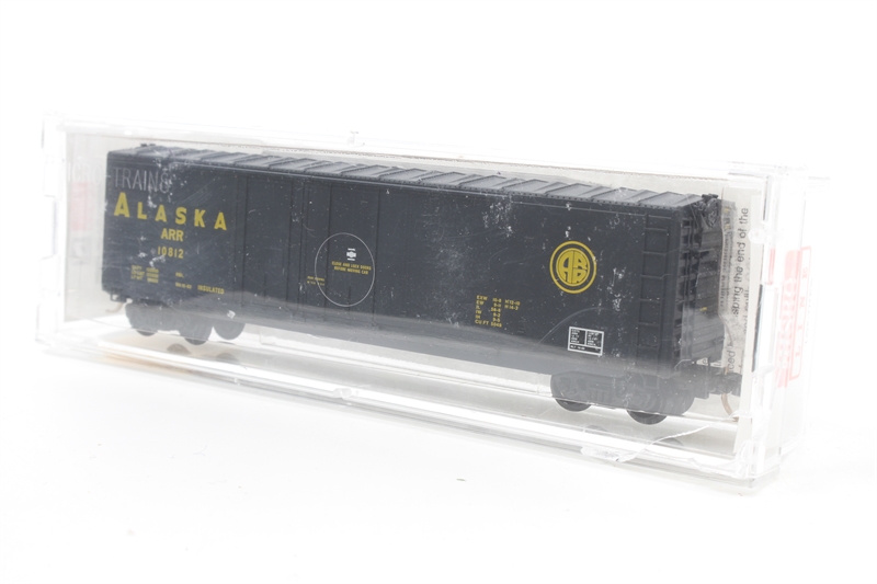 Micro-Trains 75010-10812 50' steel double plug door no roofwalk boxcar of
