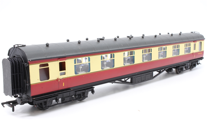 Kitbuilt 7572KB BR dining car in BR crimson and cream - Hattons