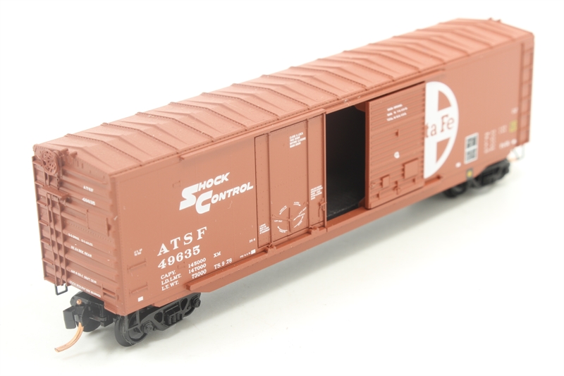 Micro-Trains 76030-49635 50' steel combo door no roofwalk boxcar of the - Hattons