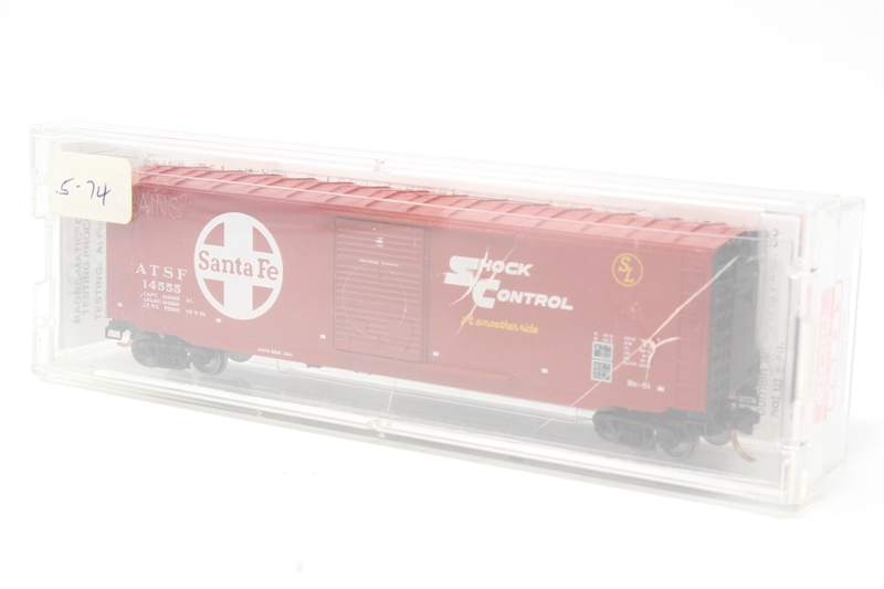 Micro-Trains 07700140 50' steel single door no roofwalk - Hattons