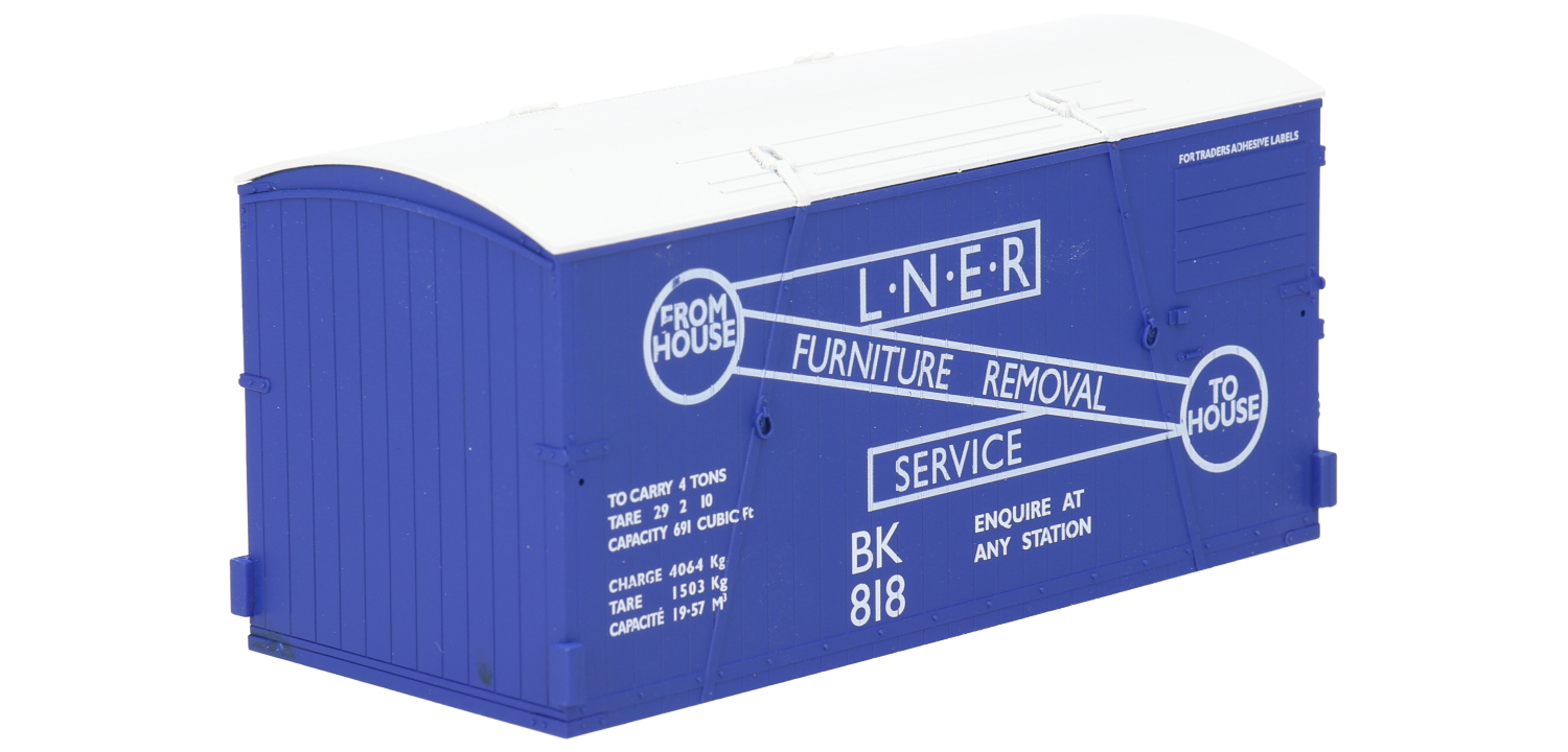 Dapol 7F-037-015 Conflat container in LNER 'Furniture Removal Service'