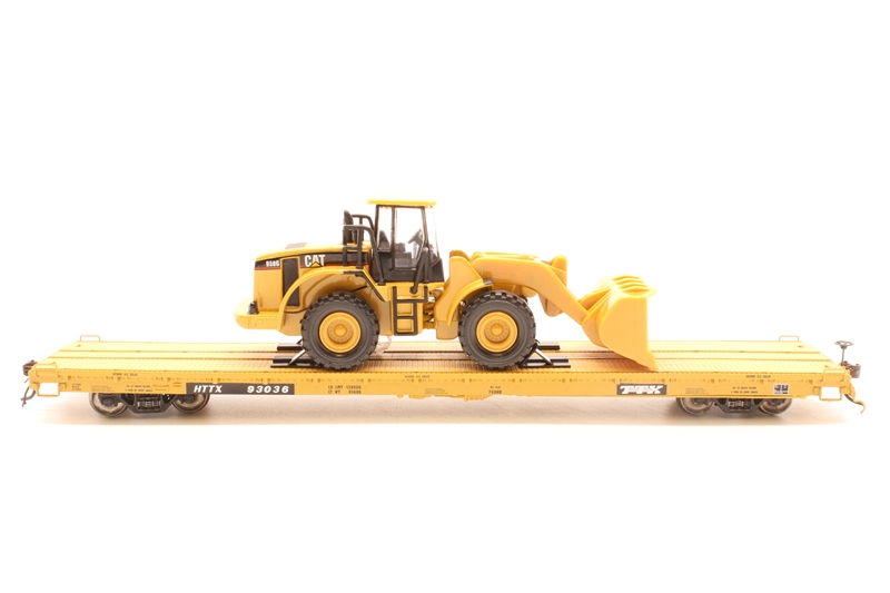 MTH 80-98015 60' flat car with CAT 950G load 'TTX'