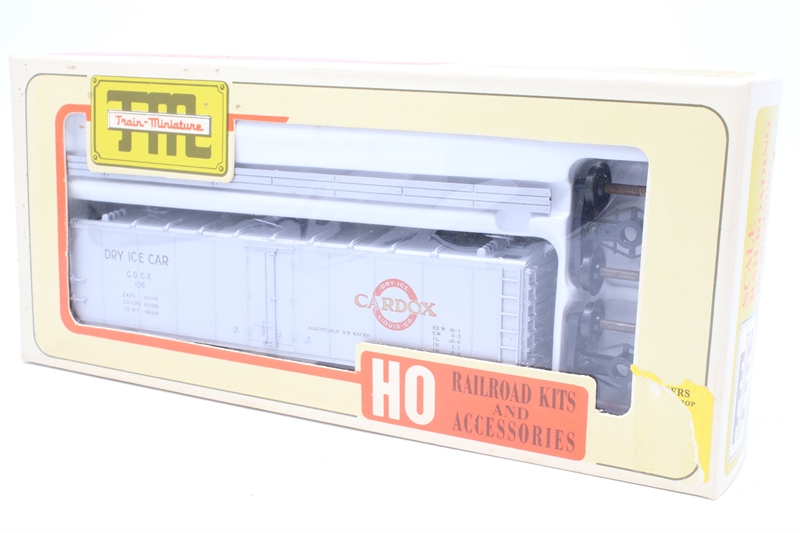 Train-Miniature 8105TMN 40' Steel reefer boxcar 'Cardox'