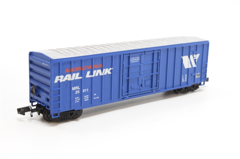 Roundhouse Products 83605-25011 50' FMC plug door boxcar - Hattons