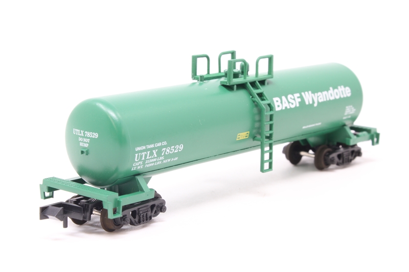Roundhouse Products 8381-78529 50' 20,000 gallon single dome tank car ...