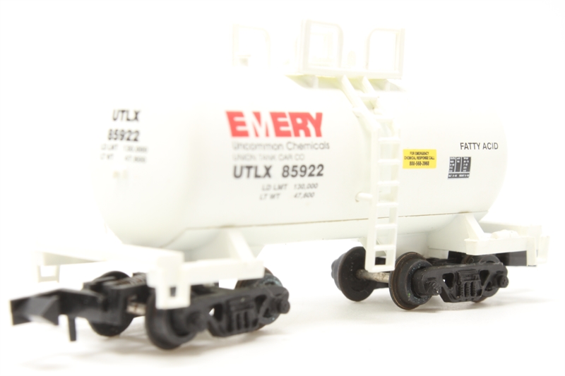 Roundhouse Products 84601RH Single Dome single dome modern tank car of