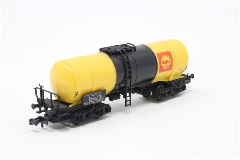 Fleischmann 8481 4-Axle Tank Wagon 077 4 150-5 'Shell' of - Hattons
