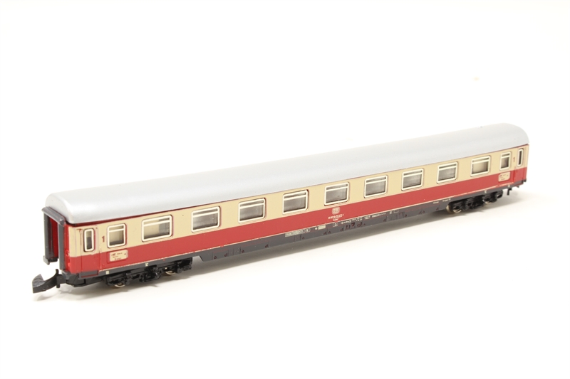 Marklin 8724MAR Type Avmz 111 1st class passenger car of - Hattons