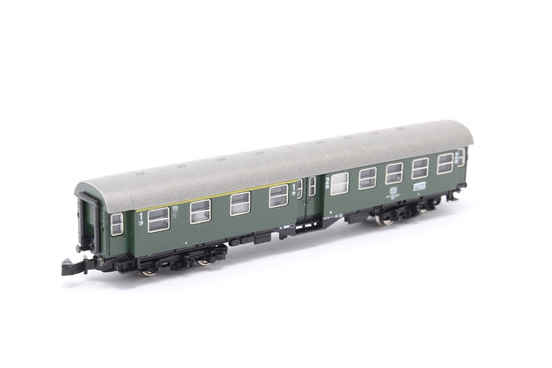 Marklin 8753Marklin Rebuilt 1st/2nd class local coach of the DB