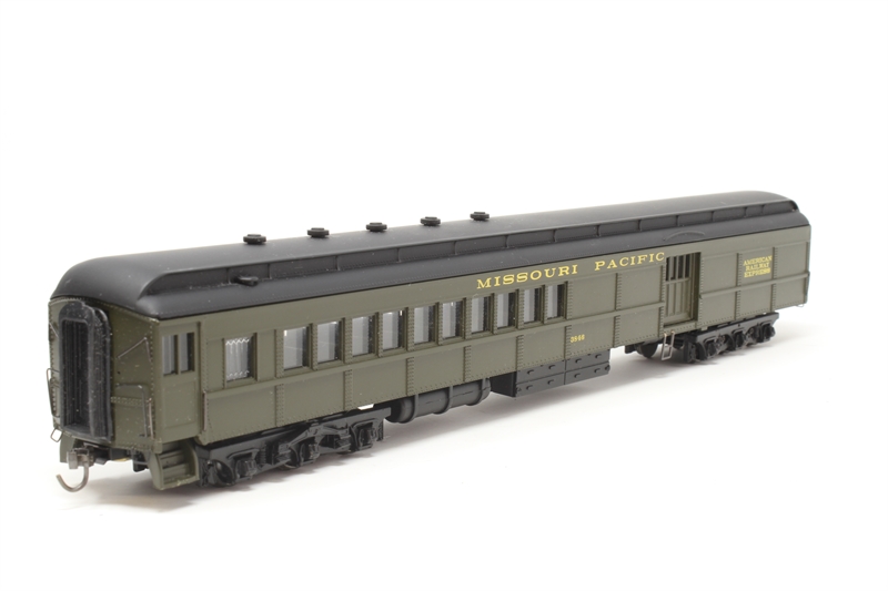 Bachmann USA 89511BAC Heavyweight combine car #3846 of the Missouri