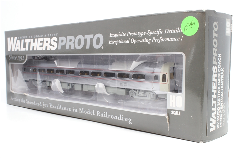 Walthers 920-14843WLP 85' Budd Metroliner coach - Digital sound fitted