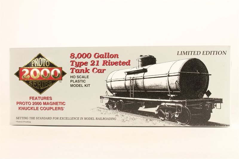 Proto 2000 920-21279 8000 Gallon Type 21 Riveted Tank Car 'Kanotex' Kit