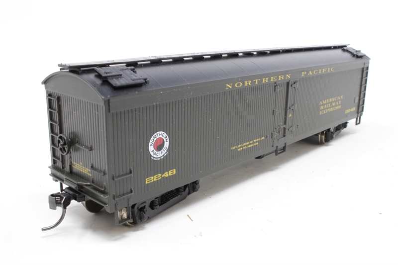 Athearn 92570ATH 50' express reefer 'Northern Pacific'