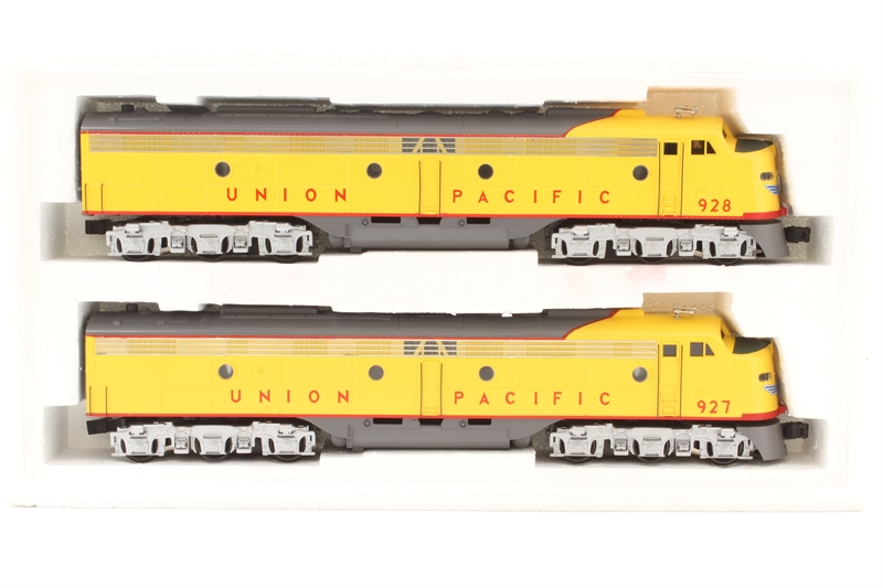 Weaver Models 927-928 EMD E-8 AA of the UP - QSI Sound - 3-Rail
