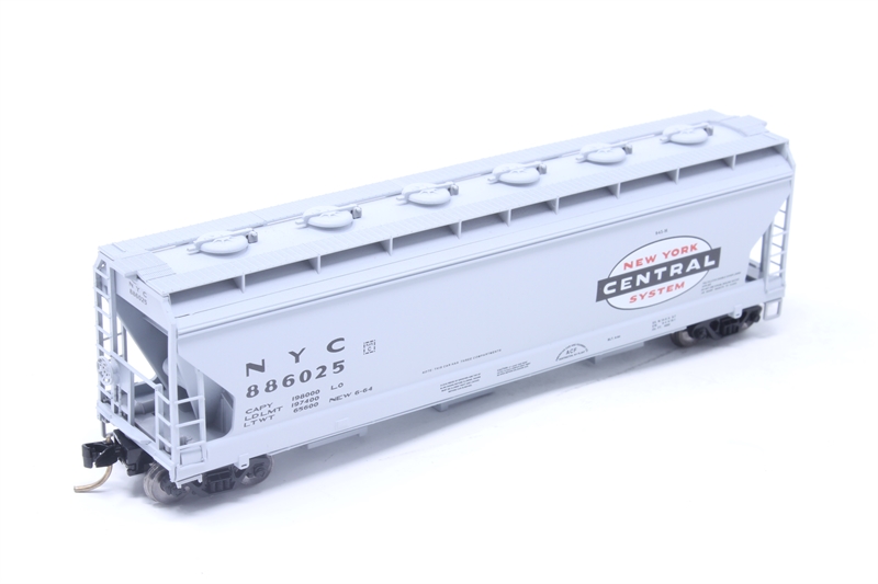 Micro-Trains 93030 3-bay ACF centerflow 4650 cf round hatch covered