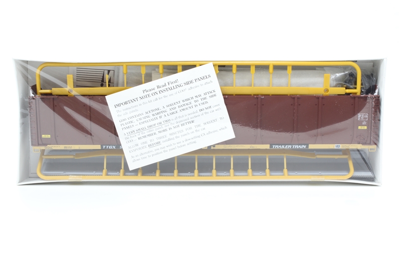 Walthers 932-4803 89' Thrall bi-level auto carrier 'C&NW' - Hattons