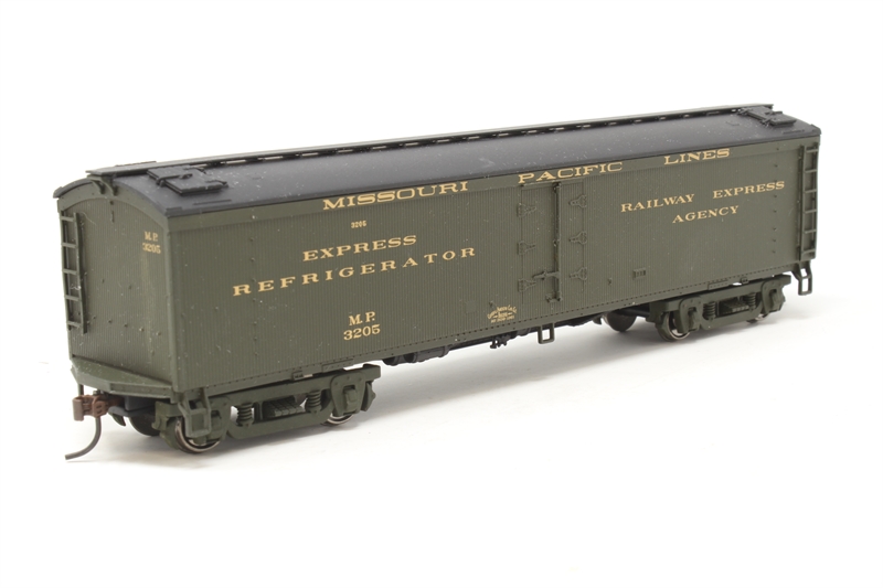 Walthers 932-5475 50' wooden reefer car #3205 'Missouri Pacific'