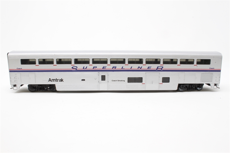 Walthers 932-6154 85' Streamlined Superliner I Smoker in Amtrak Phase IV