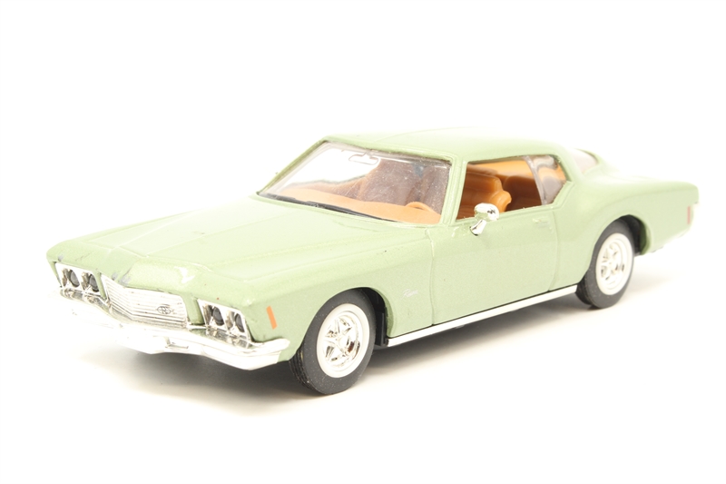 Yat Ming Signature 94252-GR 1971 Buick Riviera in Light Green