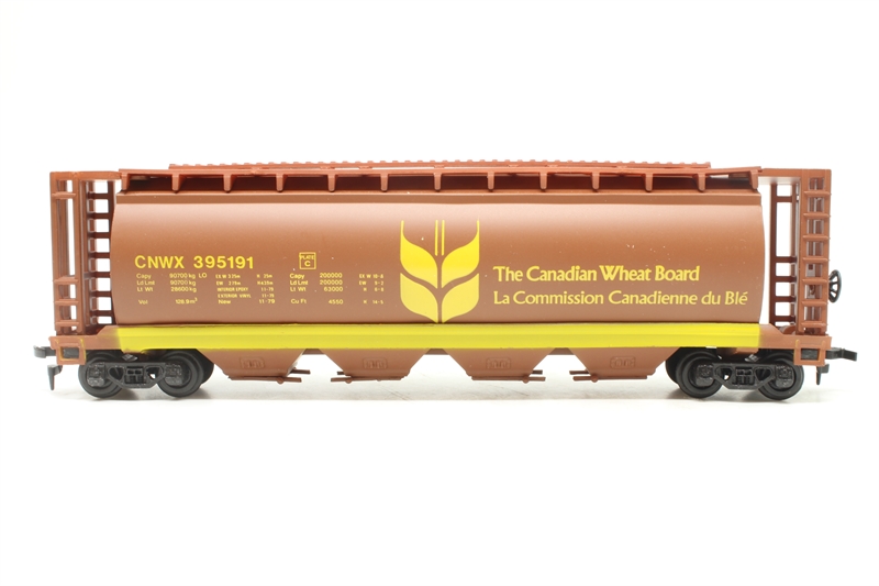 Model Power by MRC 9509MOD Cylindrical hopper wagon - Canadian Wheat ...