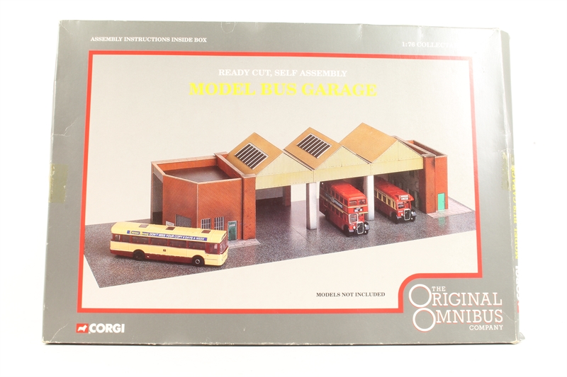 Corgi 95400Corgi Ready Cut, Self Assembly, Model Bus - Hattons