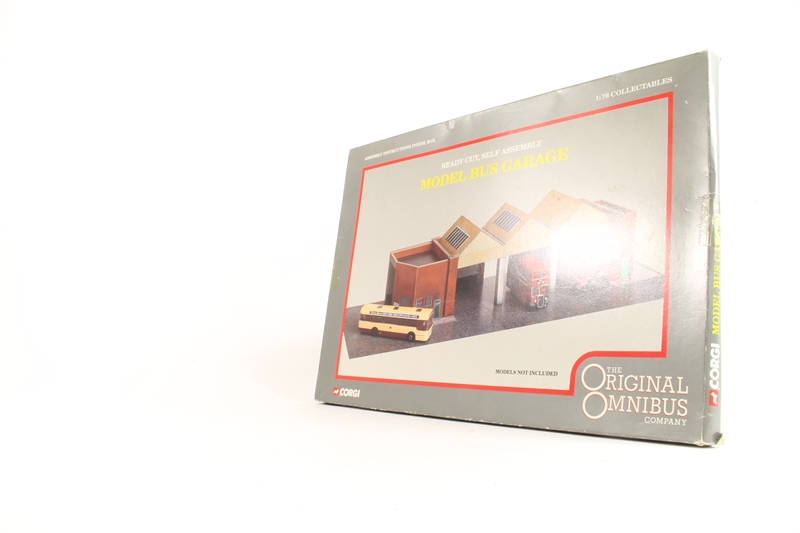 Corgi 95400Corgi Ready Cut, Self Assembly, Model Bus - Hattons