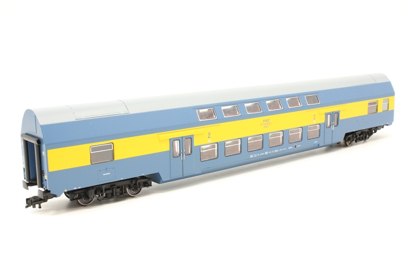 Piko 97057Piko 2nd class bi-level coach of the PKP