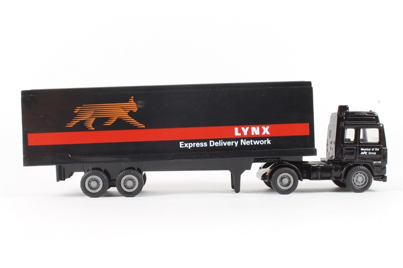 Corgi 98307 Volvo Container Van 'Lynx Express Delivery' - Hattons