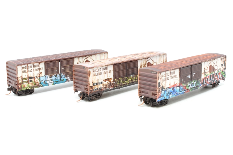Micro-Trains 99305400 50' steel rib double sliding door no - Hattons
