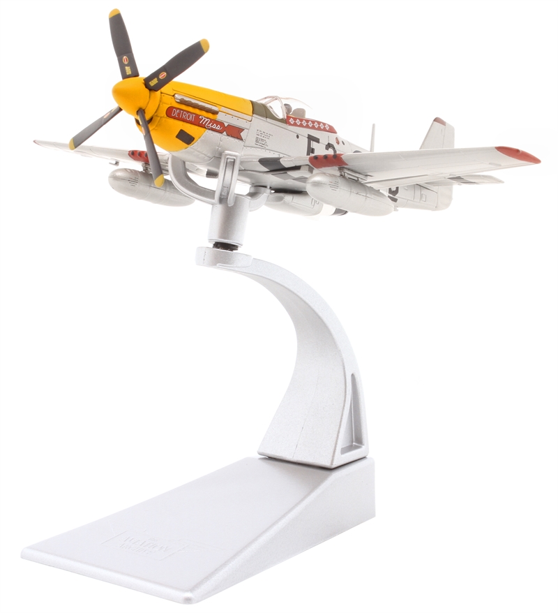 Corgi AA27707 N American P51D Mustang 44 14164 E2 D - Hattons